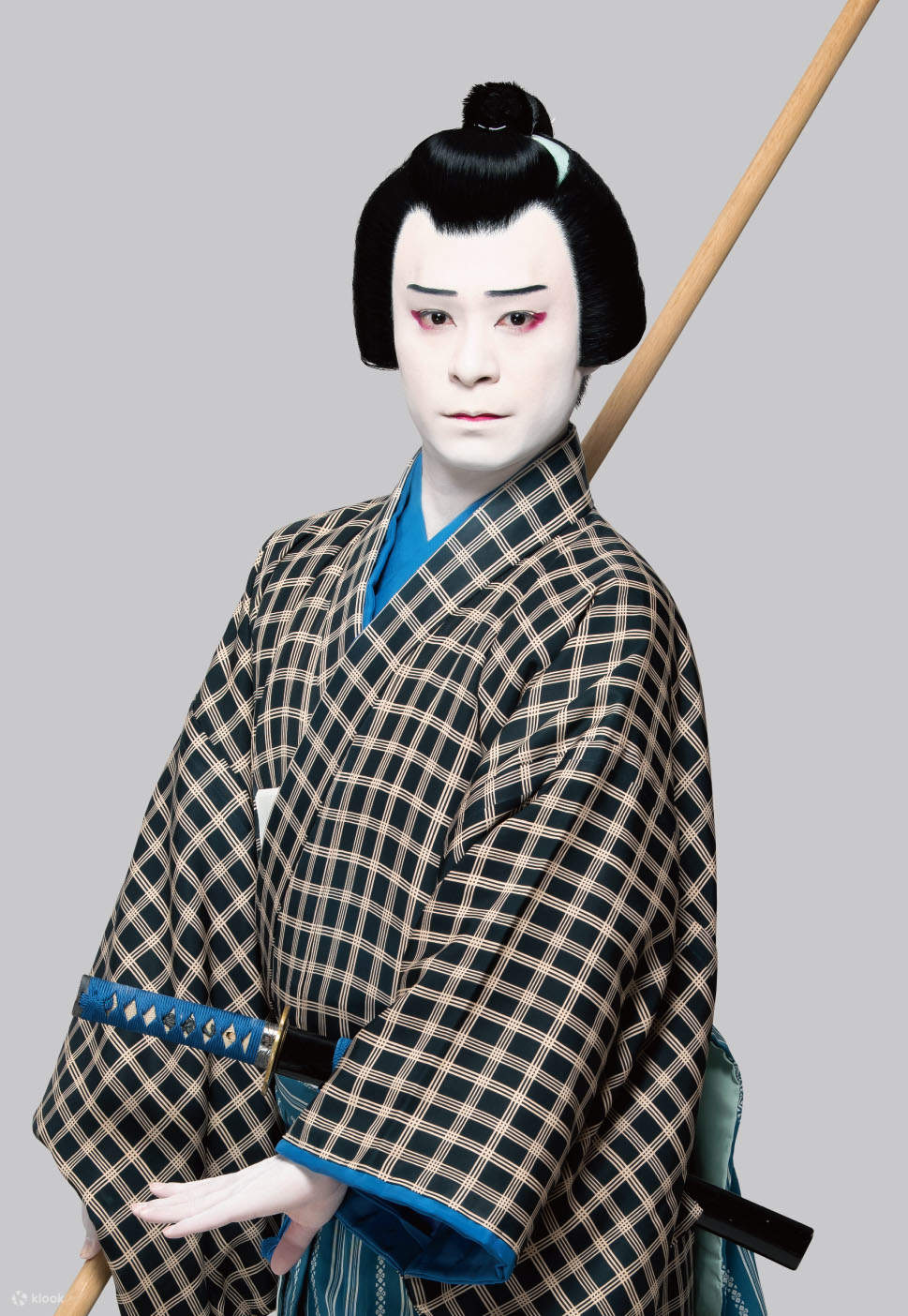 Kabuki Viewing Ticket with English Subtitle Guide and Souvenir - Klook