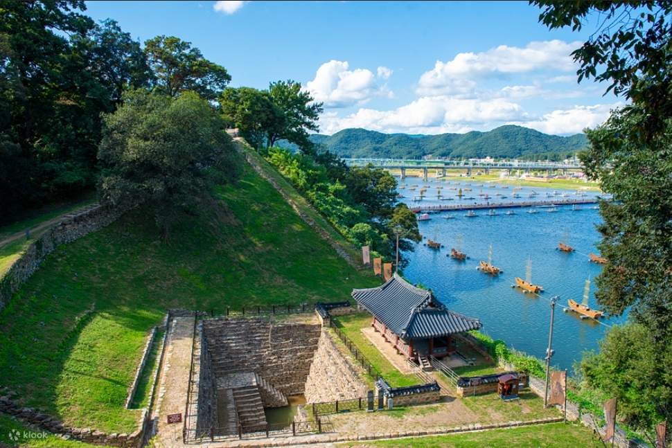 Gongju Light Aircraft & Gongju Day Tour - Klook