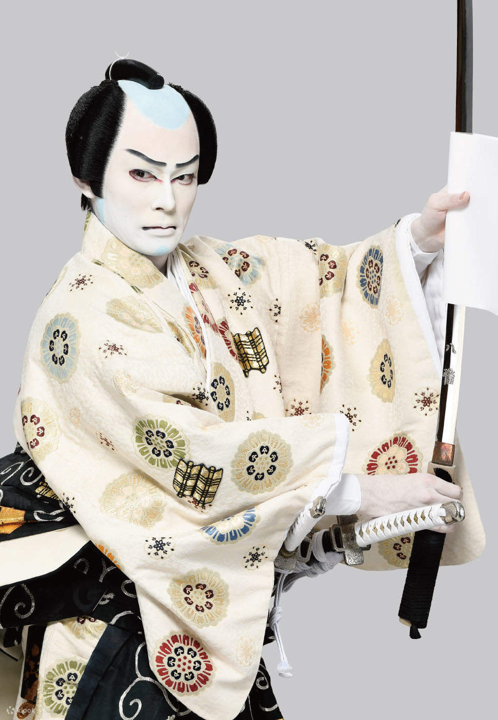 Kabuki Viewing Ticket with English Subtitle Guide and Souvenir - Klook
