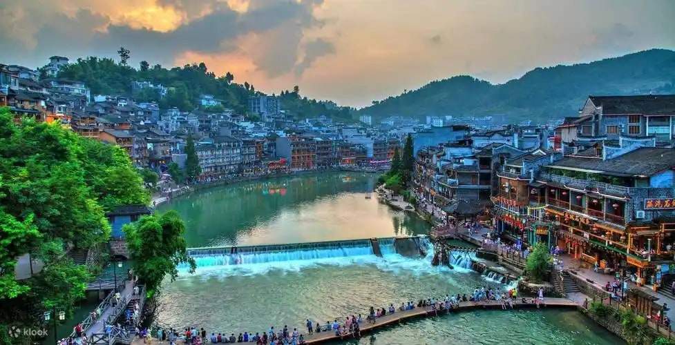 Zhangjiajie National Forest Park Tianmen Mountain Phoenix Ancient Town ...