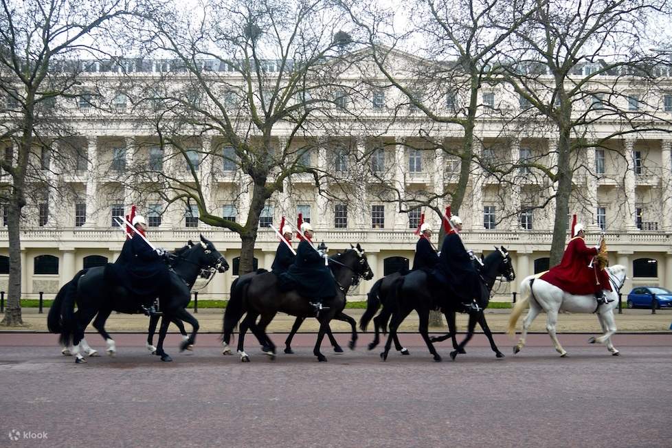 Changing of the Guard Walking Tour in London - Klook Philippines