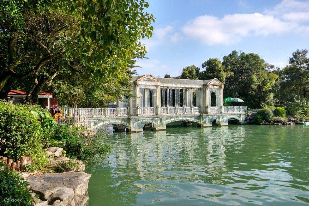 Tour di un giorno a Guilin: Pagode Gemelle del Sole e della Luna ...