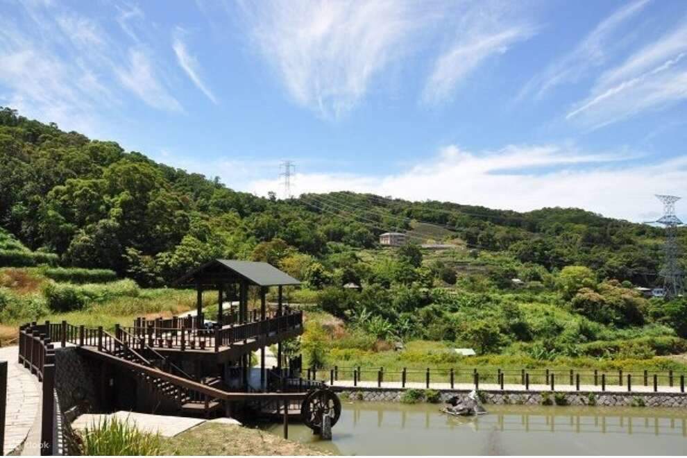 "Trail Wandering" Xindian Galaxy Cave & Maokong Fantasy Tour One-day ...