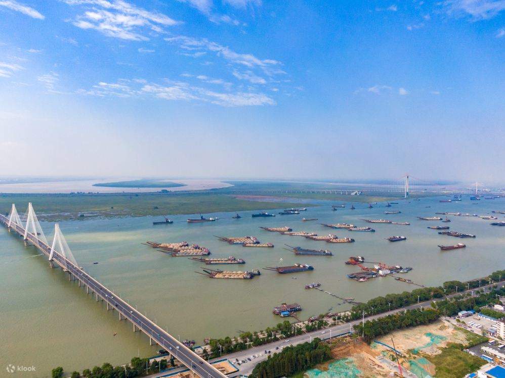 Yueyang Tower - Dongting Lake - Quzi Cultural Park One-Day Tour ...