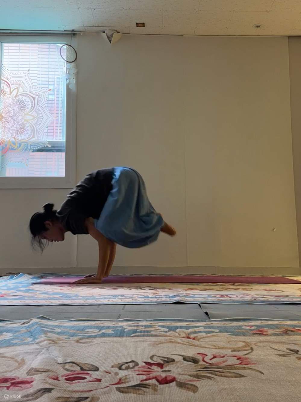 Classic Hatha Yoga & Puer Tea Talk Experience in Seoul - Klook India