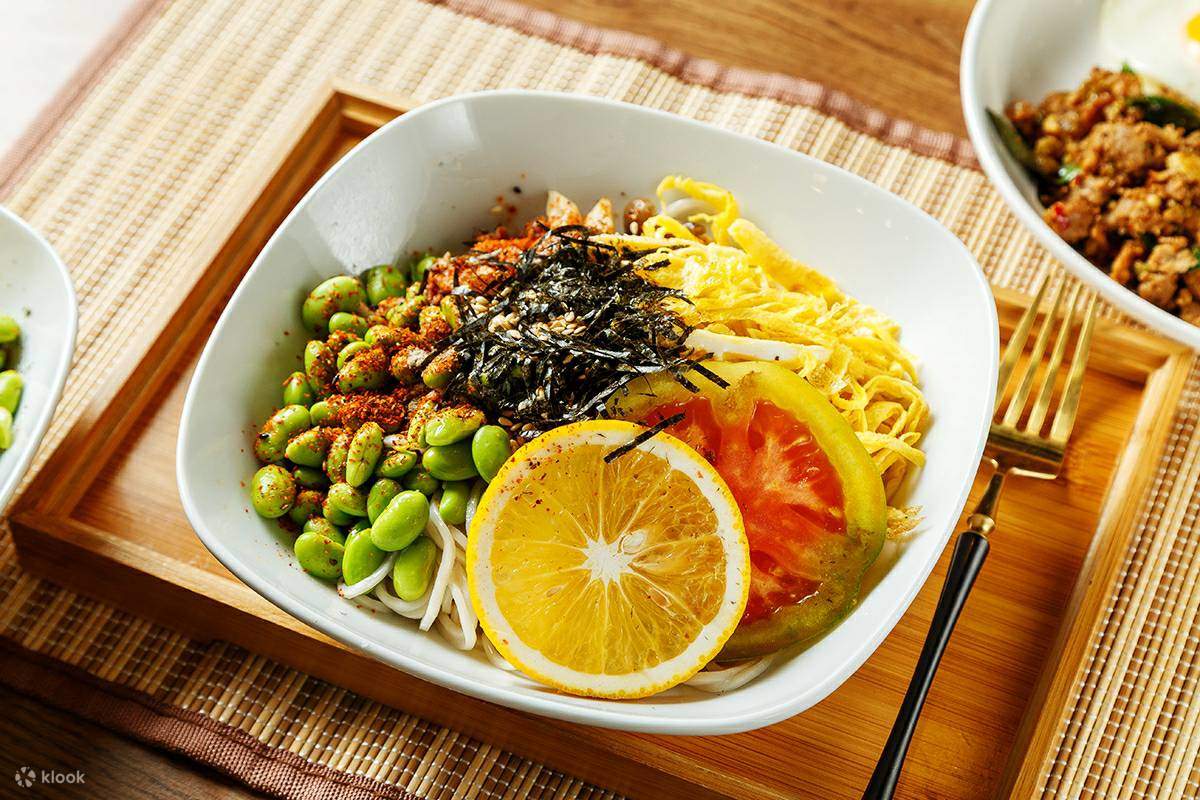 Feng Chu , Taipei Arena Station - Klook United States US