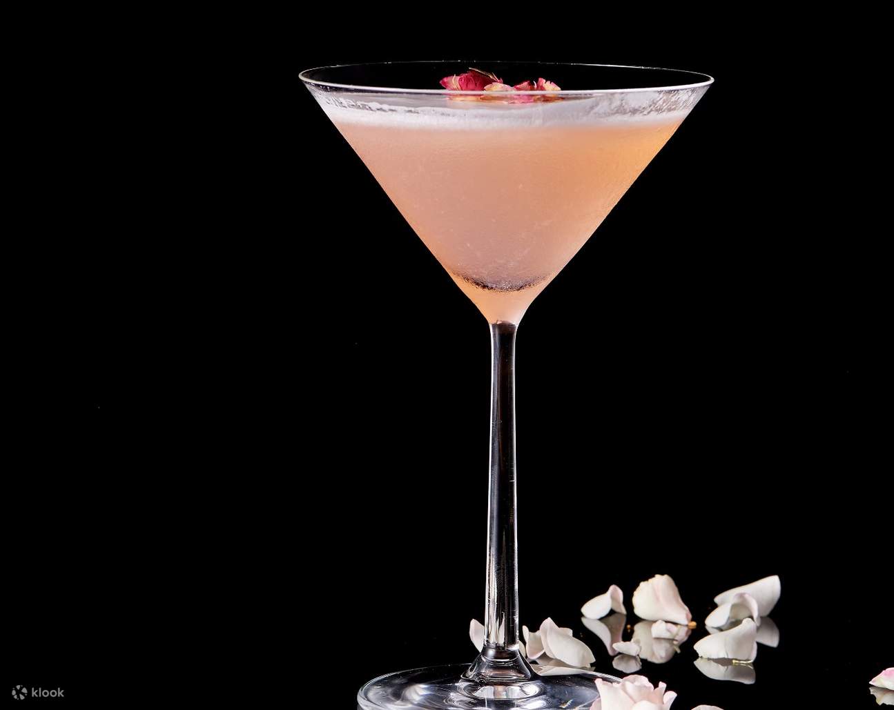 Cocoon Poolside Bar, Grand Mayfull Hotel Taipei - Klook United Kingdom UK