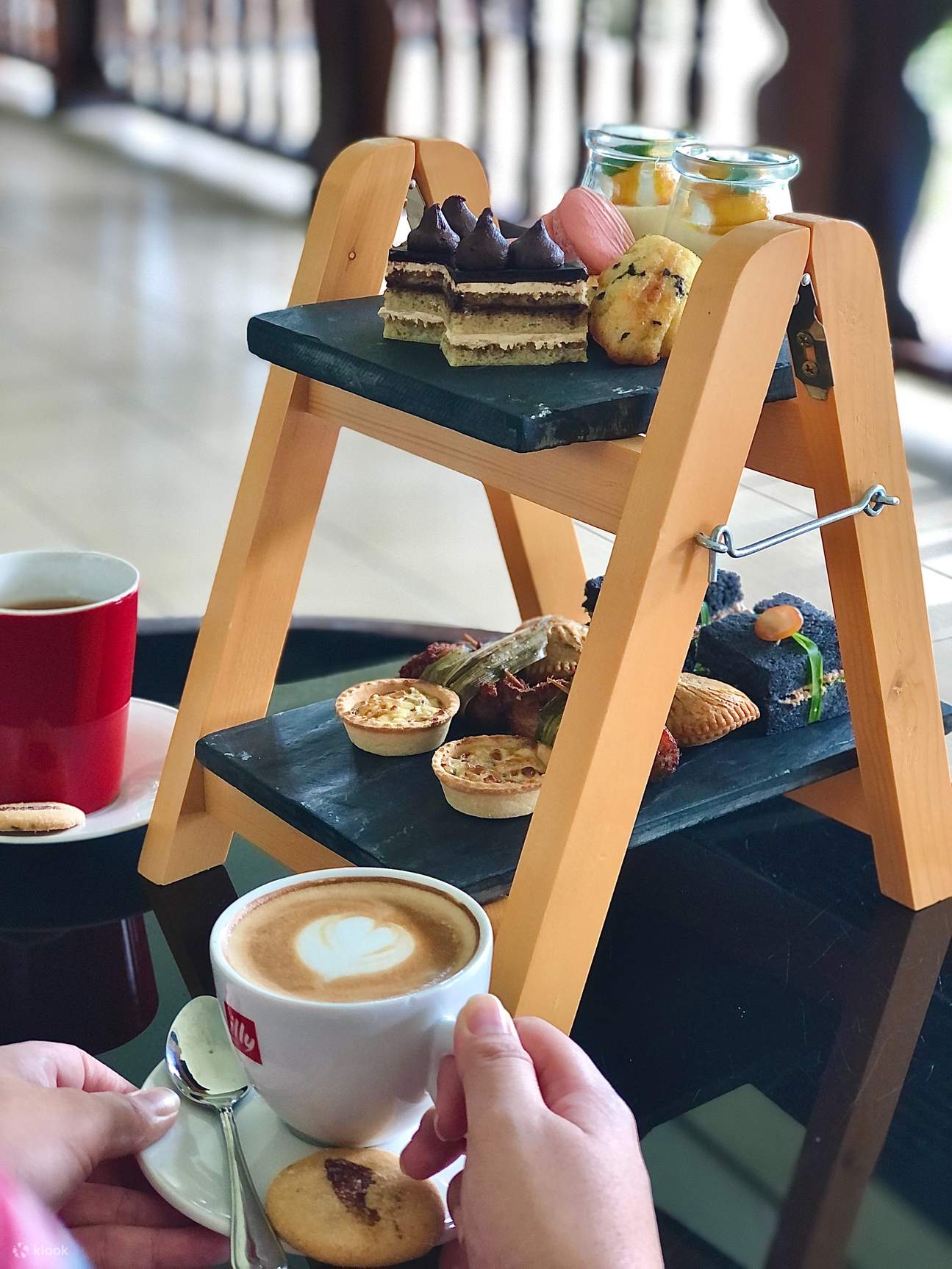 Lobby Lounge in Shangri La Rasa Ria