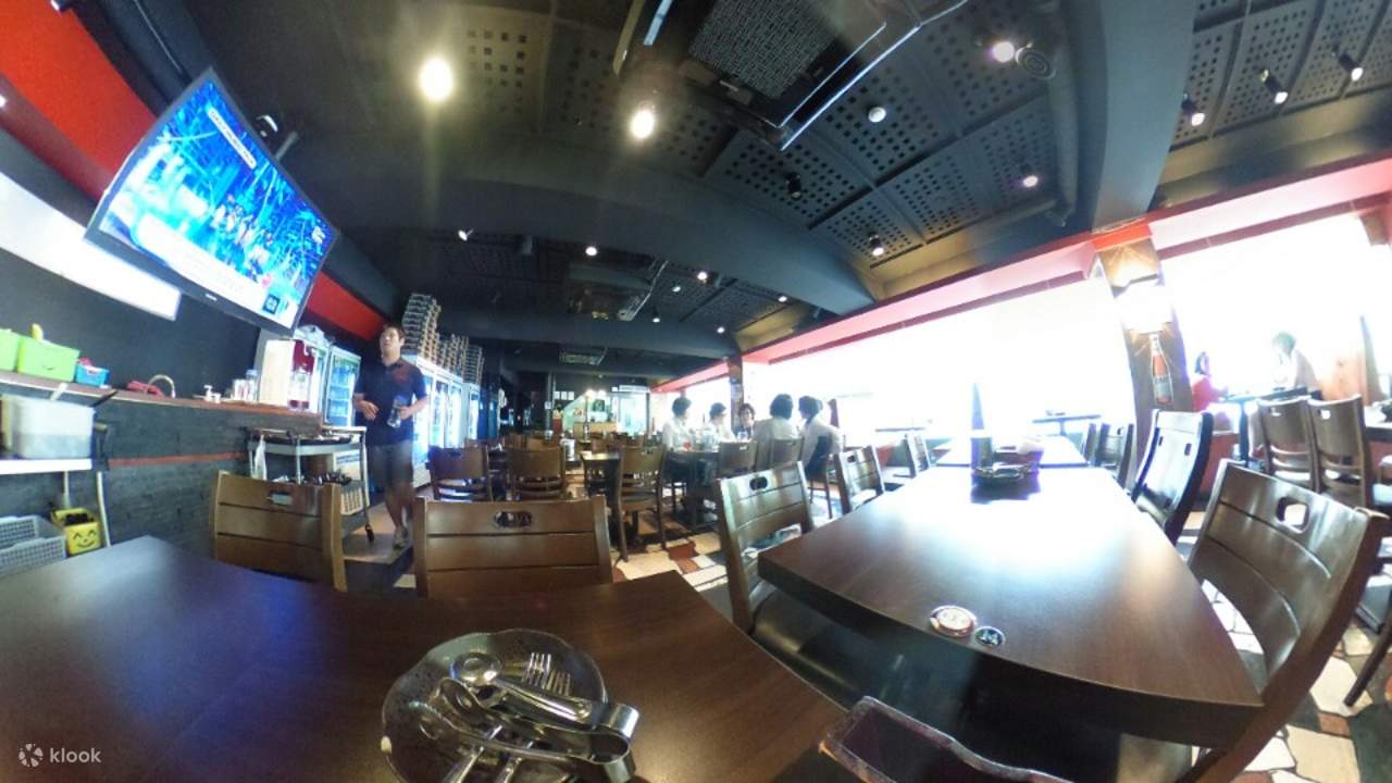 Oppa Dak Chicken Restaurant in Seoul