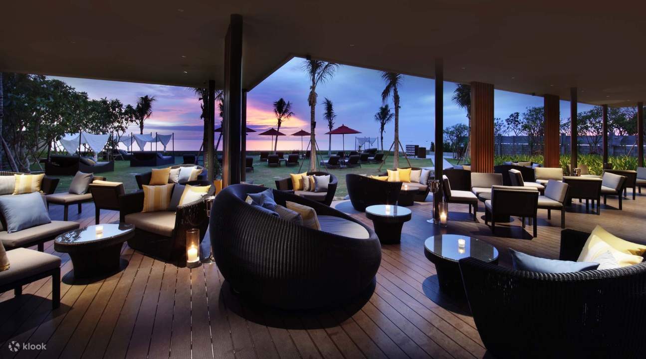 ร้าน Shoreline Beach Restaurant ที่โรงแรมอมารีหัวหิน