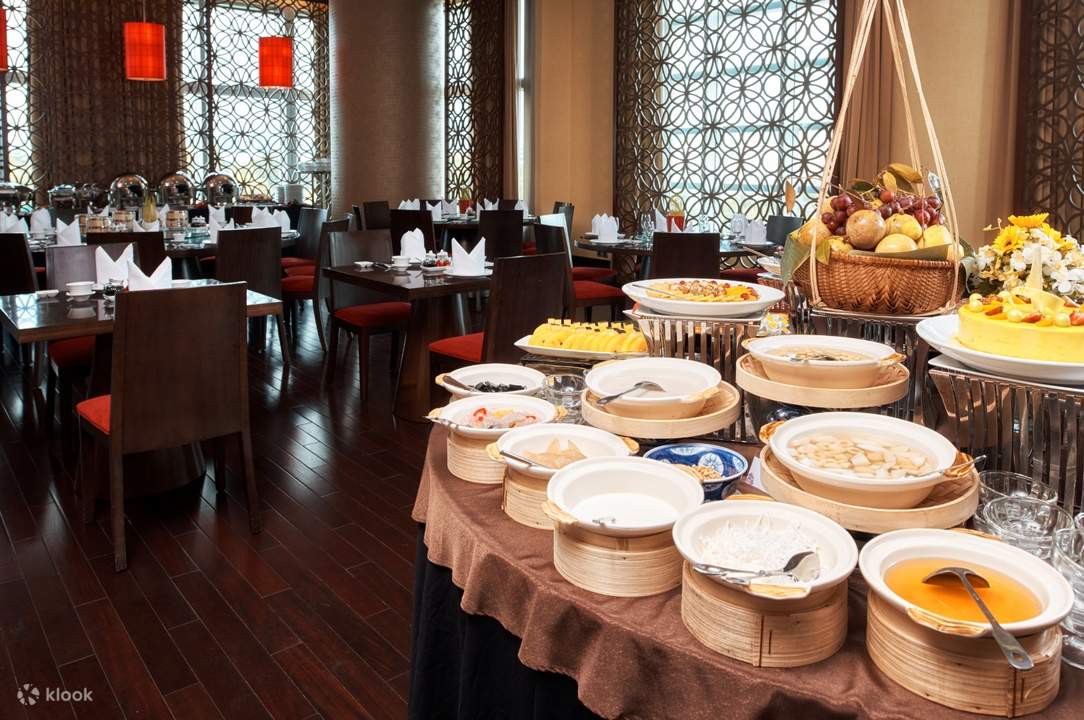 Sunday Chinese Buffet at The Golden Dragon at Grand Mercure Danang ...