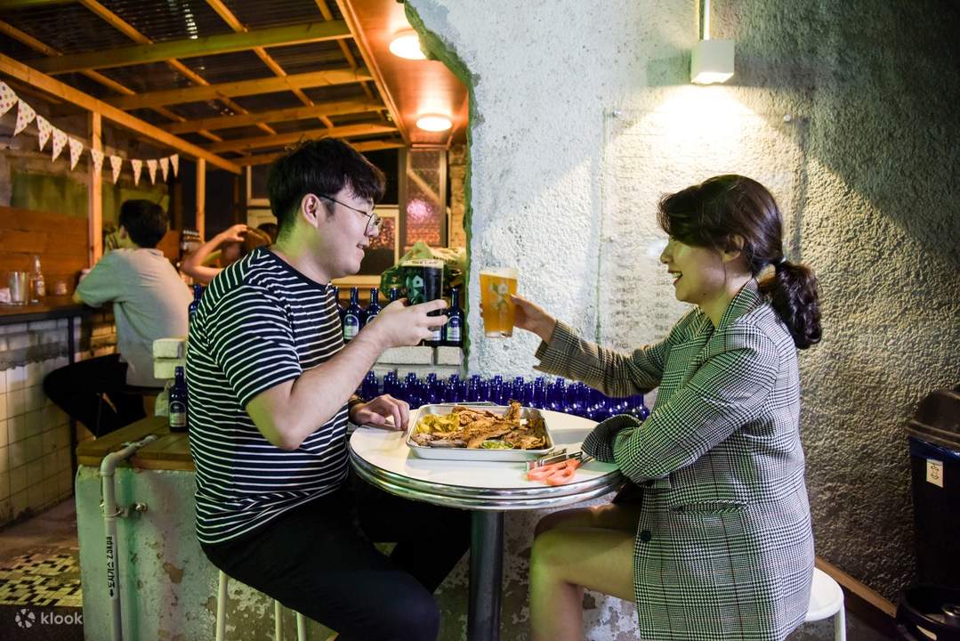Dagagu Jutaek Beerhouse Sets for 2 in Passion Island, Seoul, South Korea