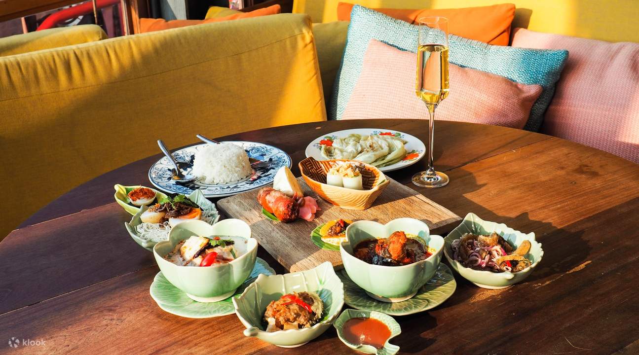 Lunch and Dinner Set at Supanniga Eating Room in Tha Tian - Klook ...