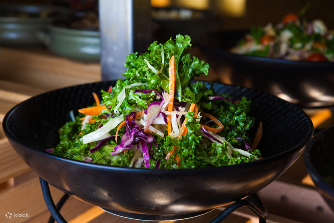 Waves Restaurant Buffet Dinners in Gold Coast