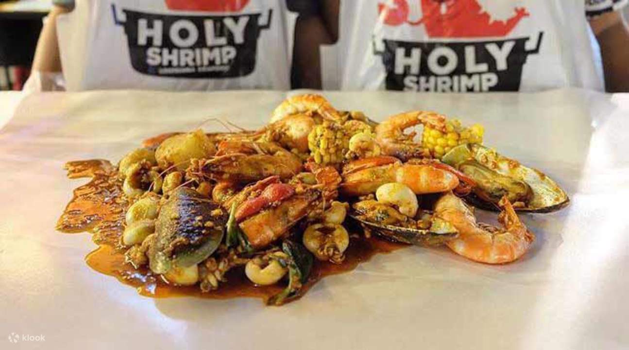 Seafood Mix Set at Holy Shrimp at Ratchada Rot Fai Train Night Market ...