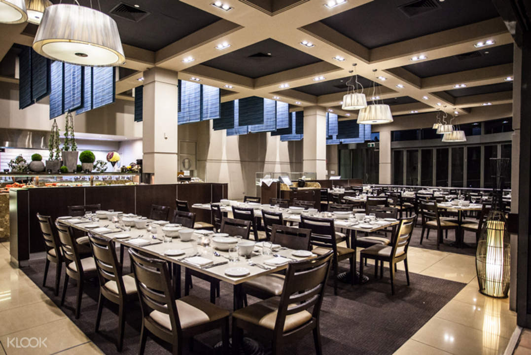 Waves Restaurant Buffet Dinners in Gold Coast