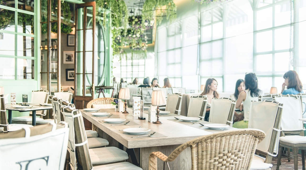 All You Can Eat at Audrey Cafe des Fleurs at EmQuartier, Thailand