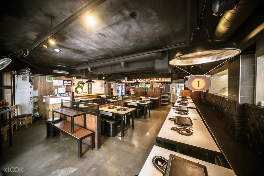 Palsaik Samgyumpsal Eight Flavors Pork Belly Set in Hongdae, Seoul