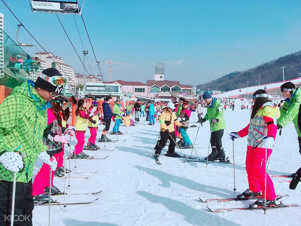 Vivaldi Park Ski World Day Tour from Seoul - Klook Singapore