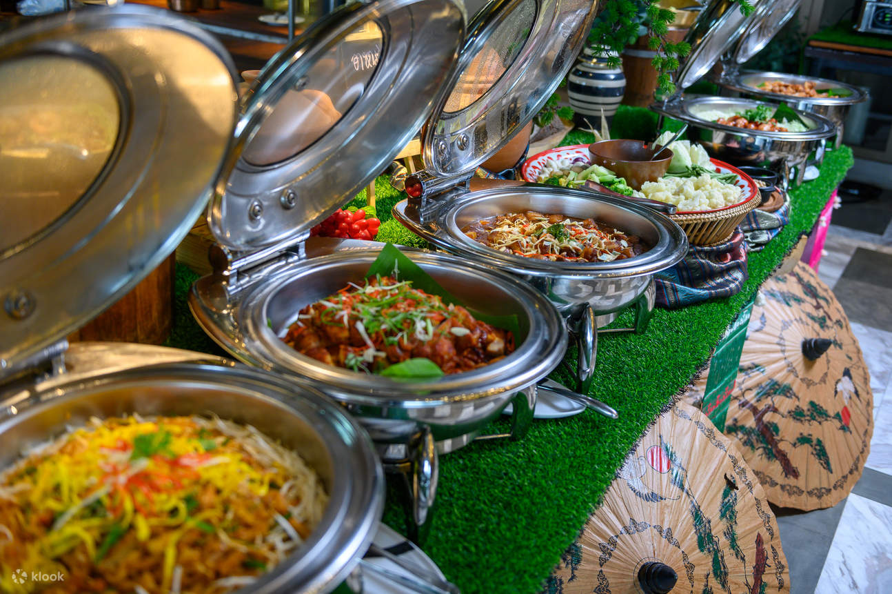 Food Exchange at Novotel Bangkok Sukhumvit 20 in Bangkok