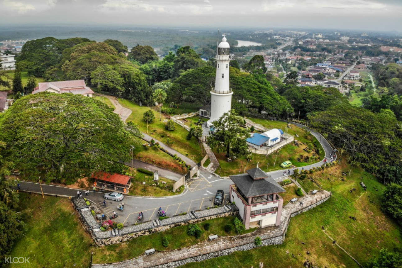 Sky Mirror and Bukit Melawati Monkey Hill Tour from Kuala Lumpur