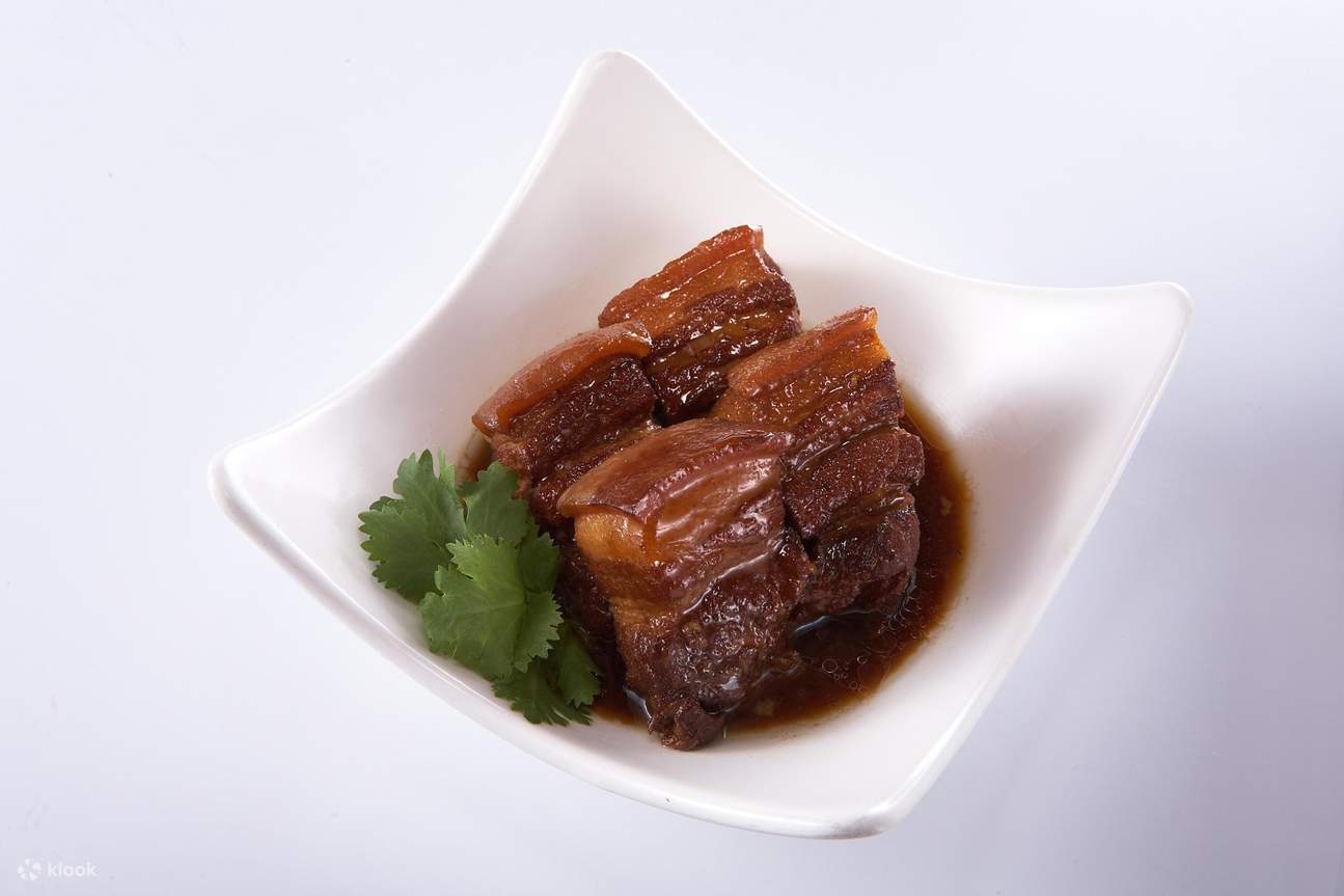 Chinye at Zhongshan Station - Klook United States US