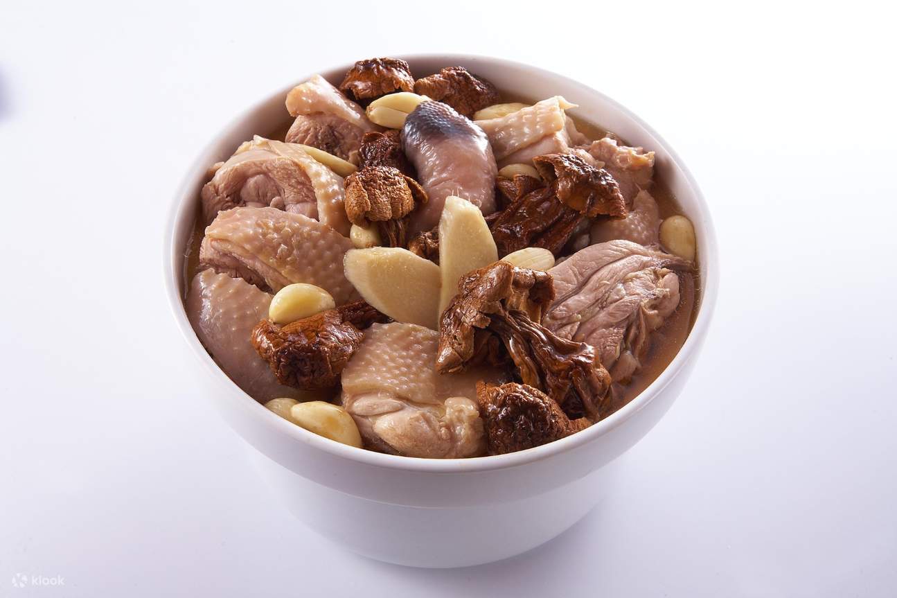 Chinye at Zhongshan Station - Klook United States US