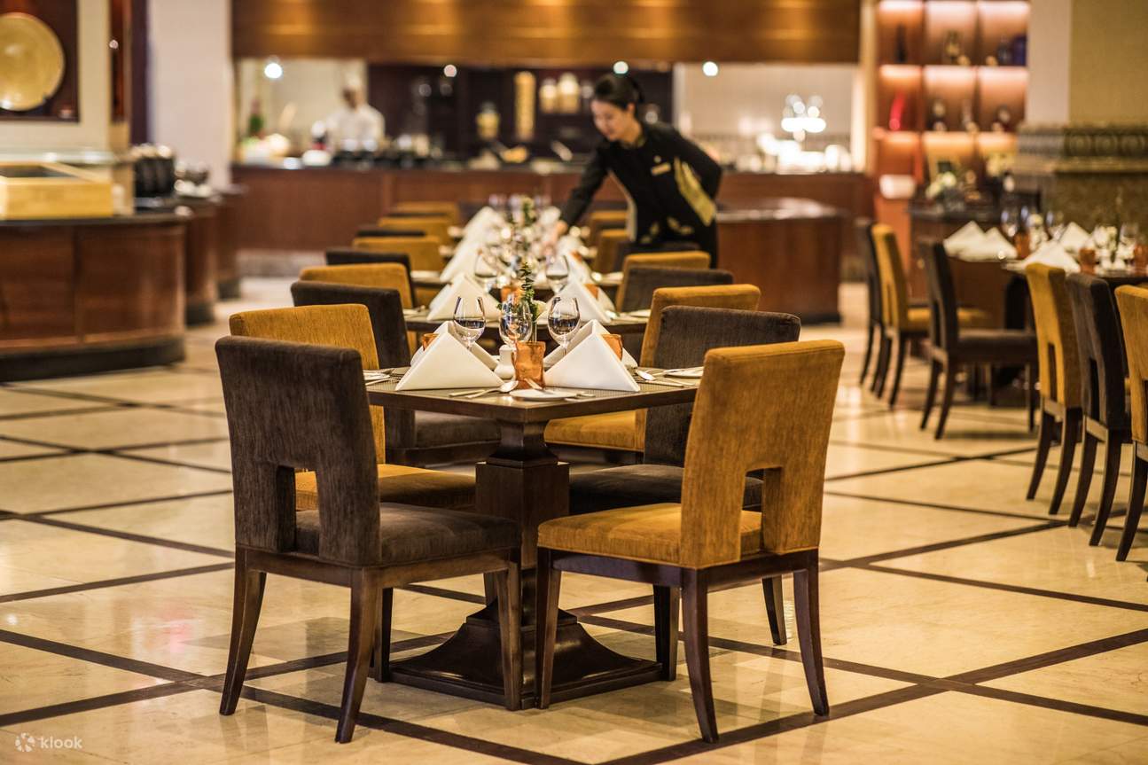 Buffet Dinner at Oven D'or Restaurant - Sheraton Hanoi