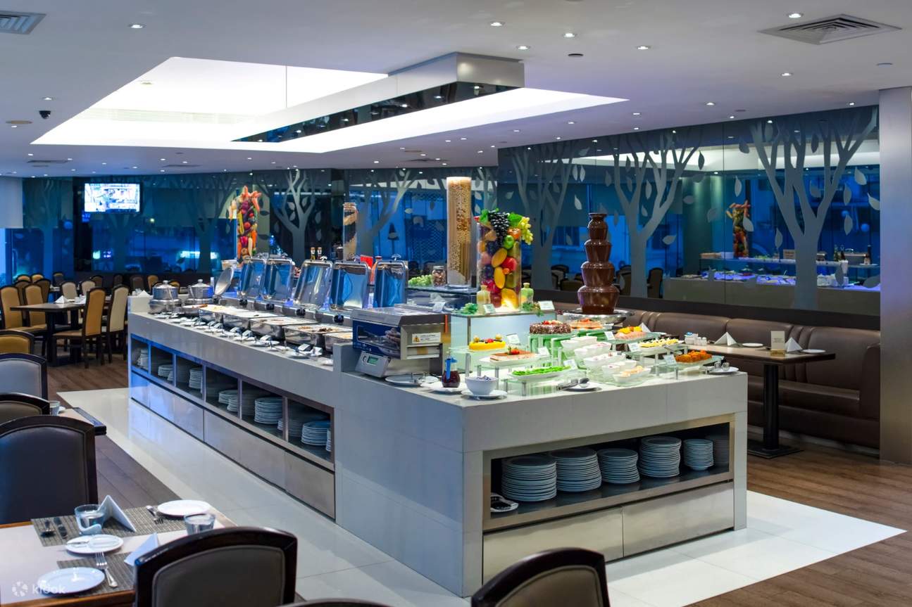 Buffet Restoran Makan Malam di Hillview Cafe di Stanford Hillview Hotel