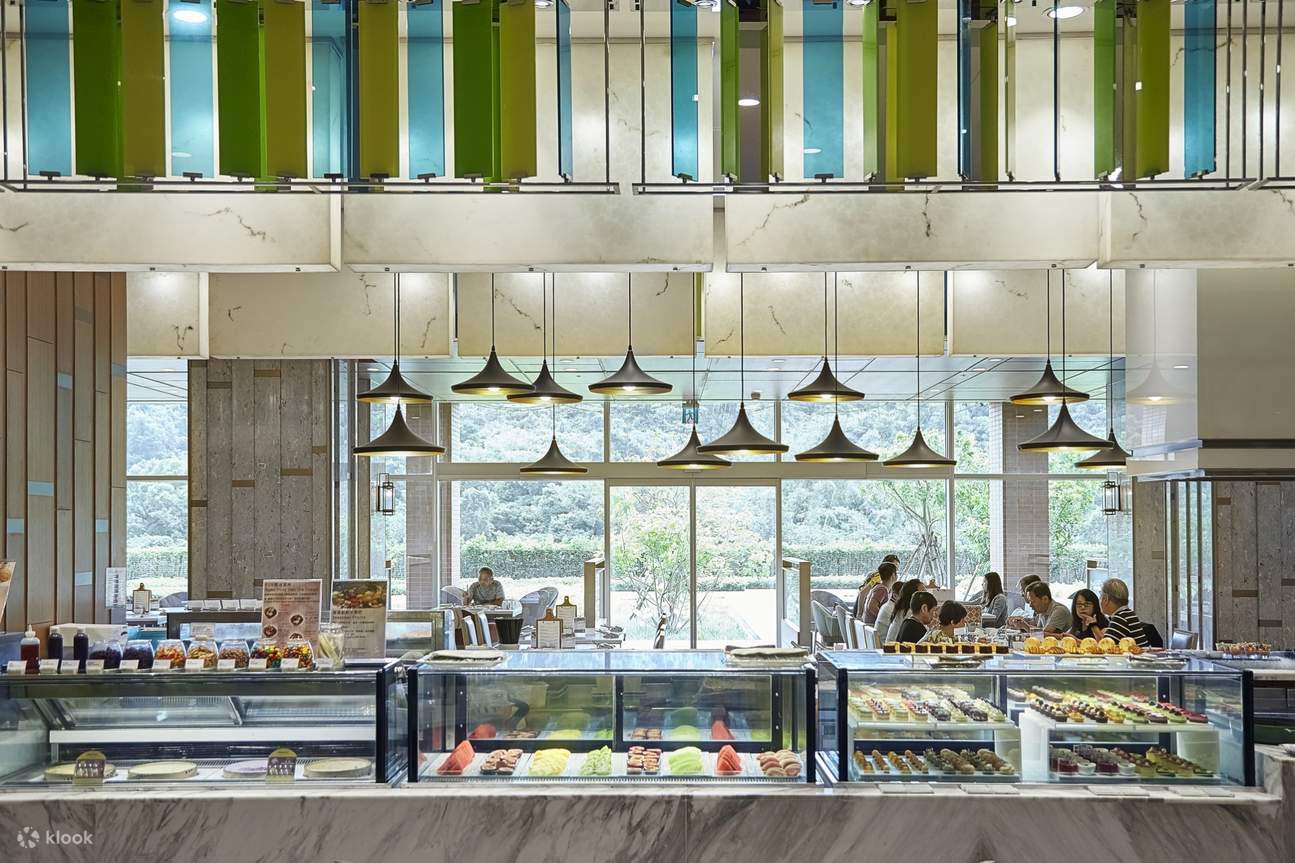Courtyard By Marriott Taipei Sunrise all day dining Restaurant at MRT ...