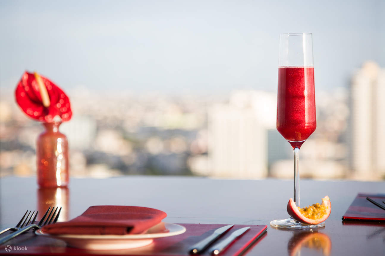 2 Hour Free Flow Drinks at ATTITUDE Rooftop Bar & Restaurant At AVANI ...