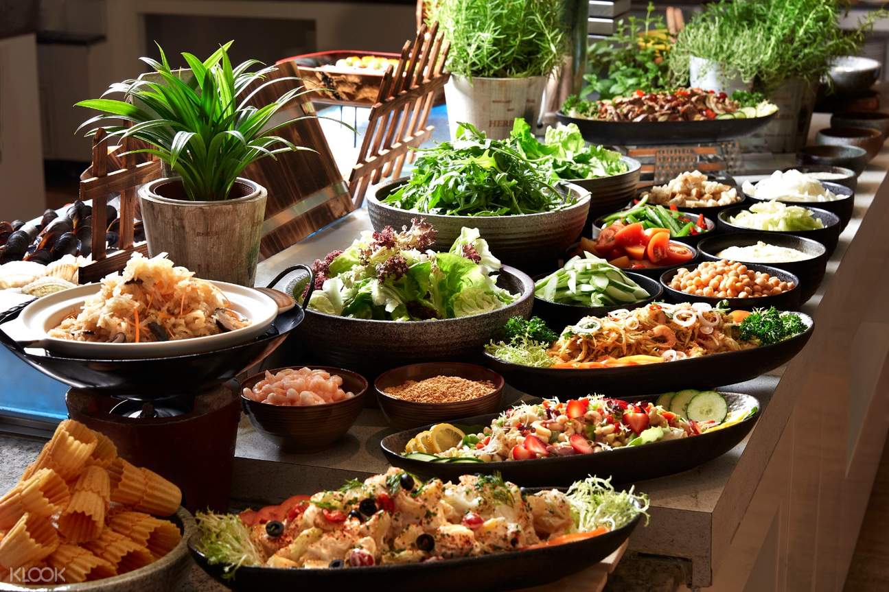 1-For-1 Lunch and Dinner Buffets at Window On The Park at Holiday Inn ...