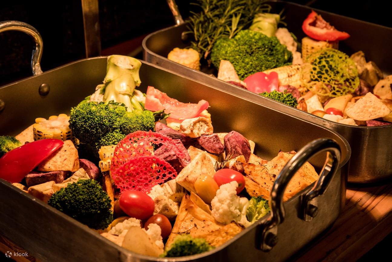 Vegetarian Buffet at Cafe Central An Dong, Windsor Plaza Hotel