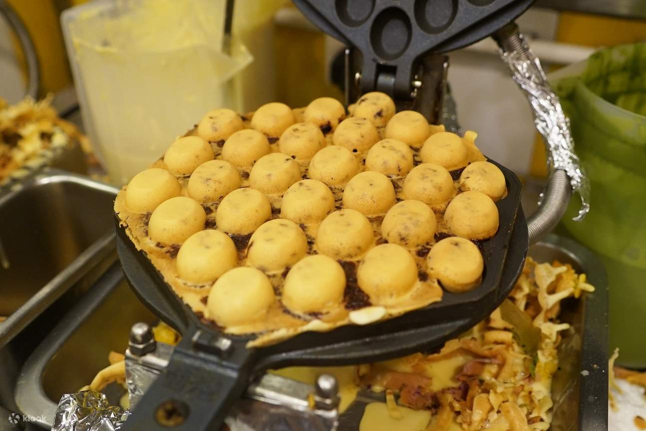 Egg Puffs with Drinks at Mammy Pancake in Sham Shui Po, Hong Kong ...