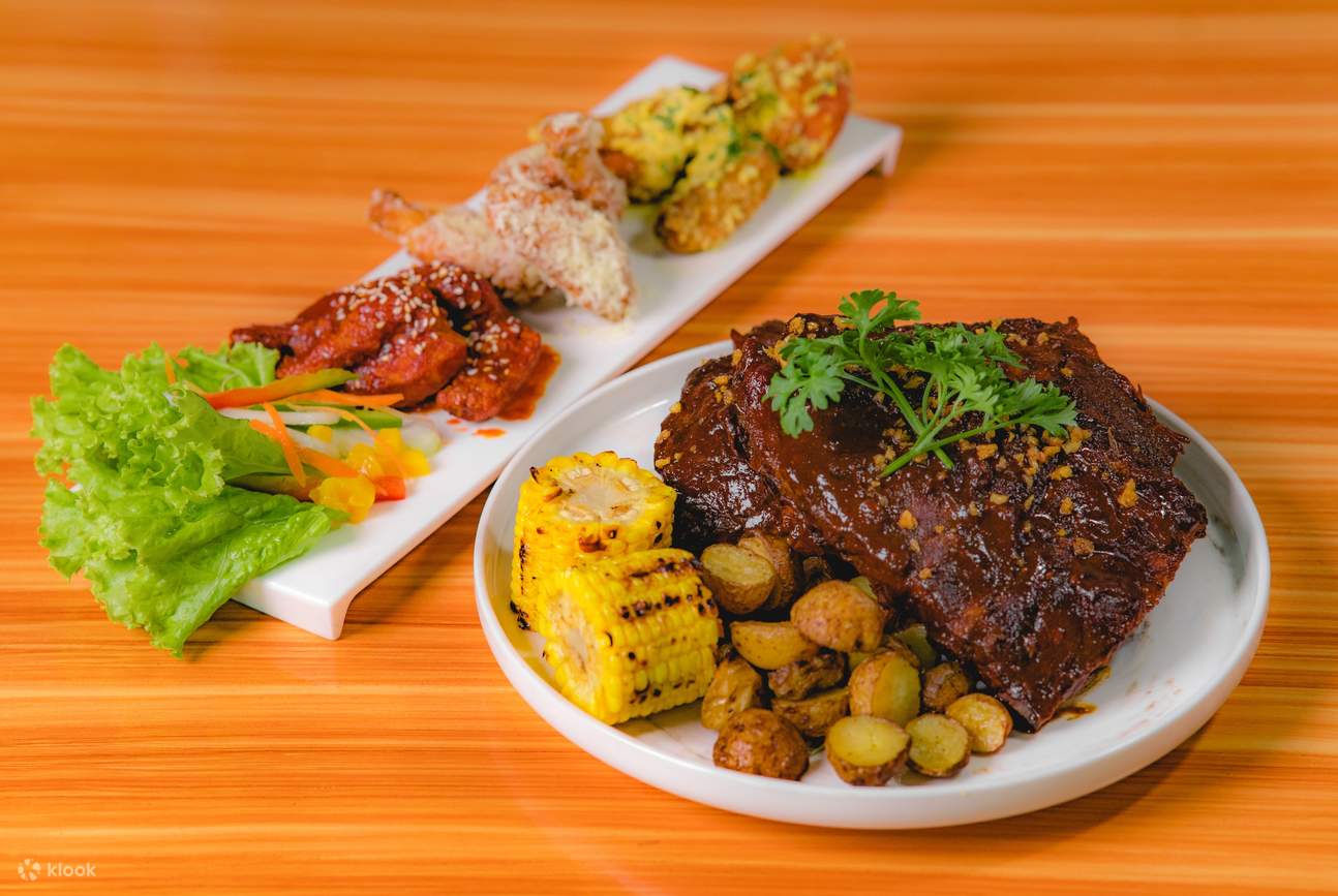 Dusit Thani Mactan's Sunset Sports Bar in Dusit Thani Mactan Cebu ...