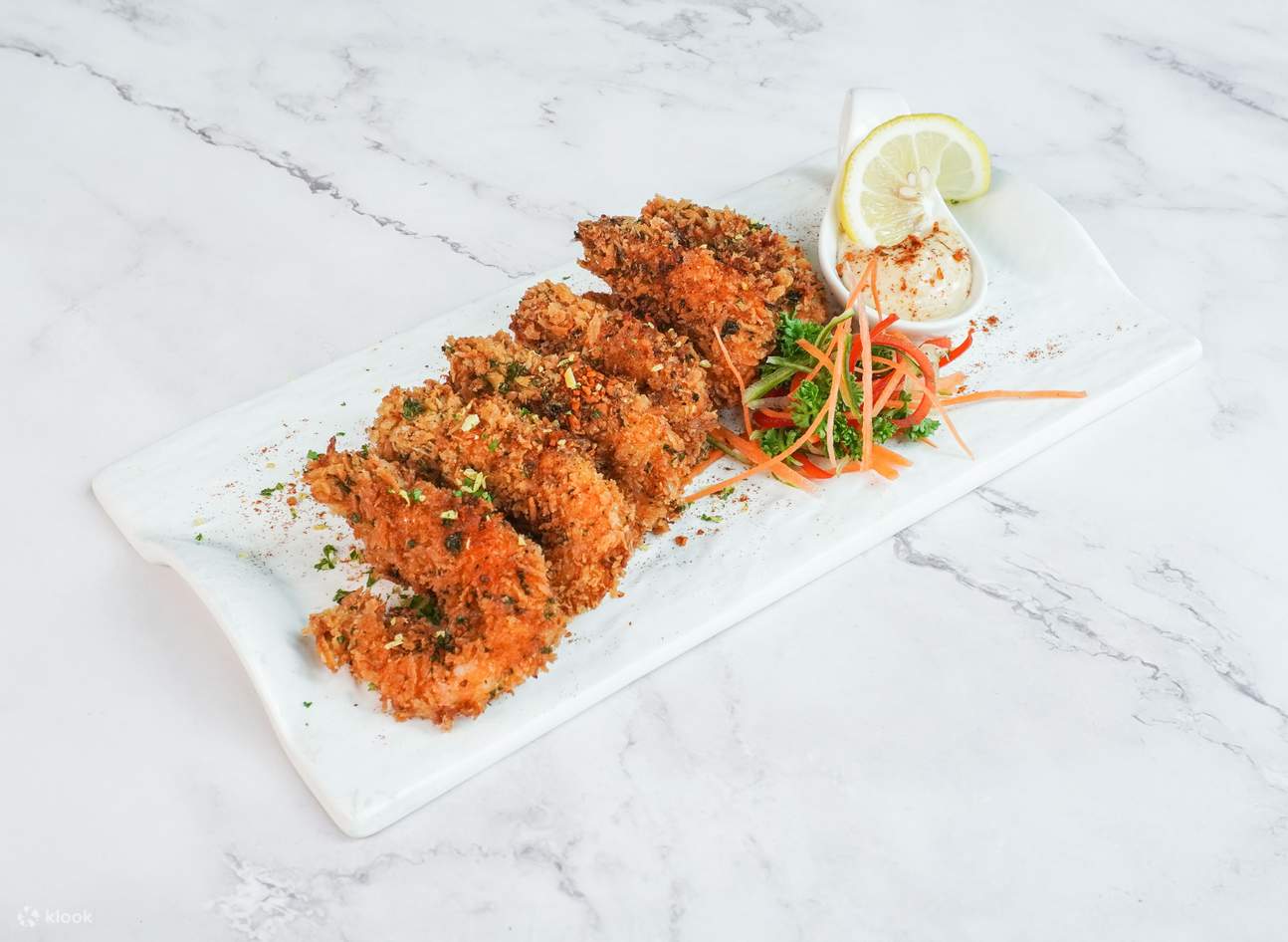 Seven Corners in Crowne Plaza Manila Galleria - Klook Philippines ...