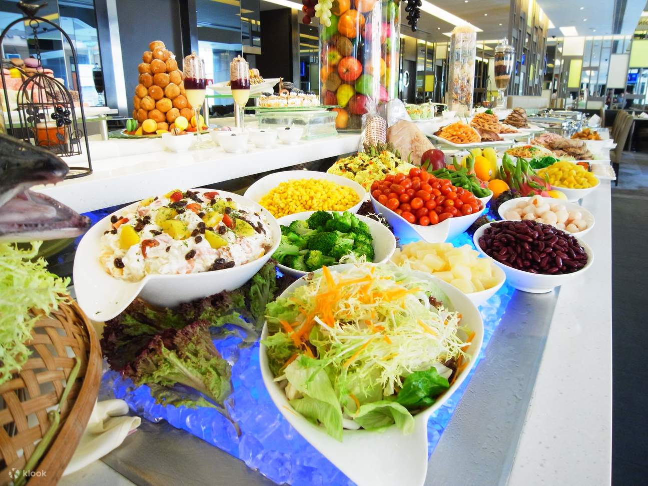 Stanford Café - International Seafood Buffet