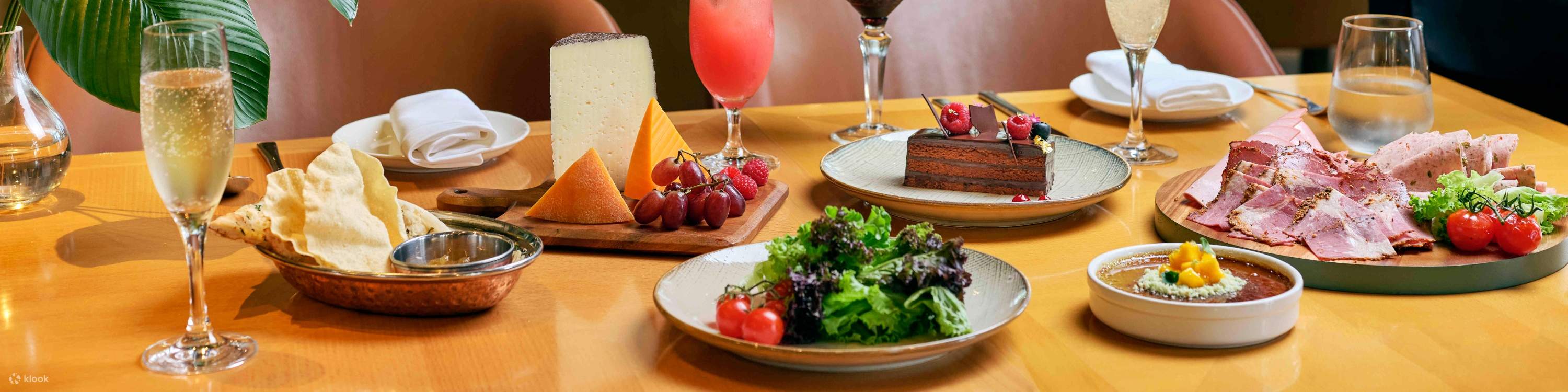 Town Restaurant, The Fullerton Hotel - Klook Singapore