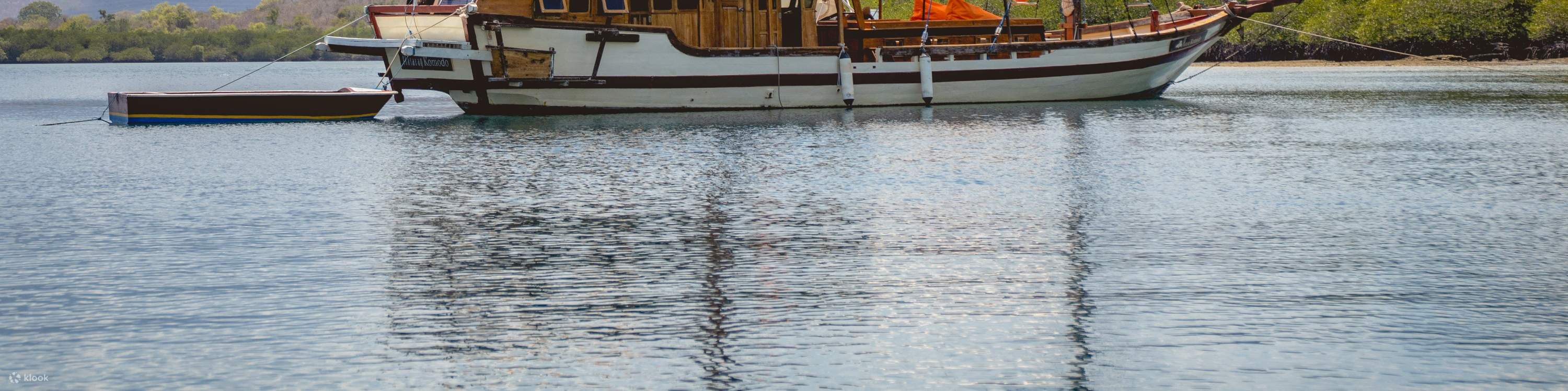 Sunset Cruise with Phinisi or Yacht Boat at Plataran Menjangan Bali ...