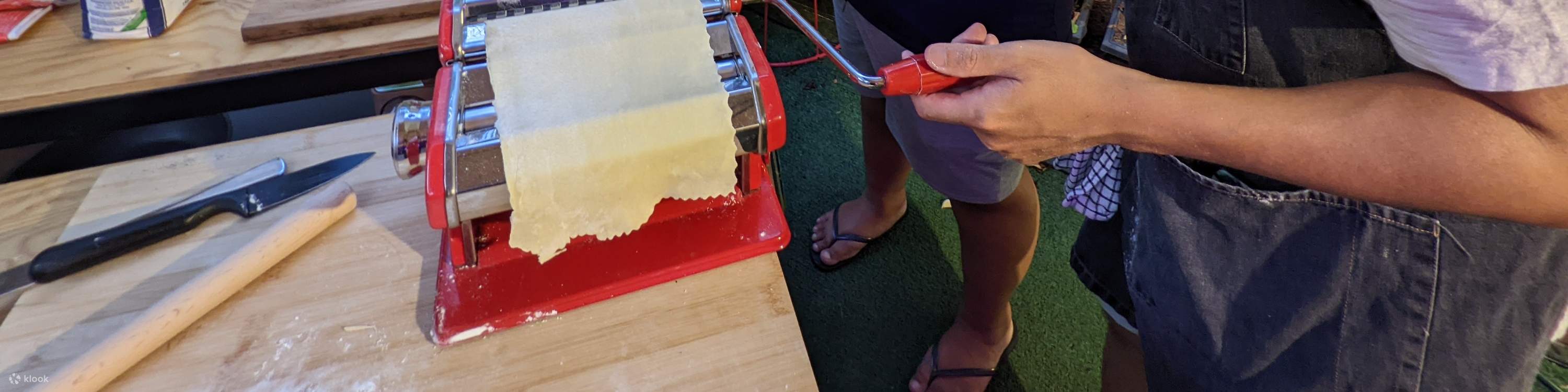 Pizza and Pasta Making Experience at The Sundowner - Klook Singapore