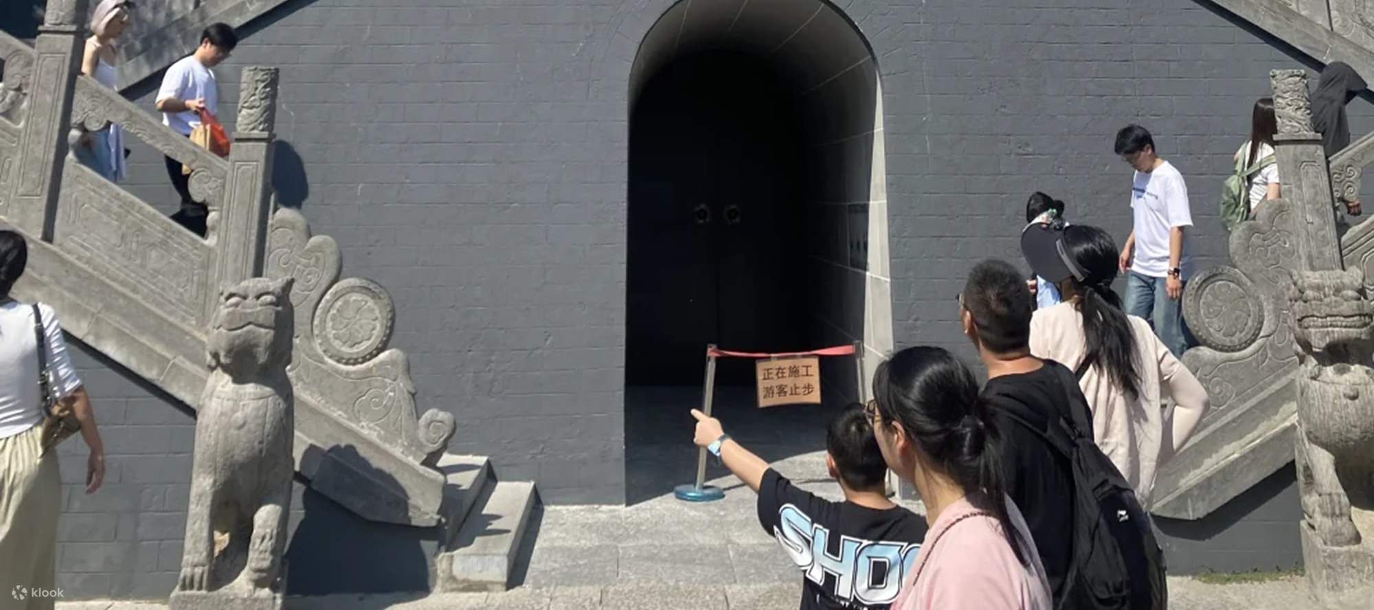 Luoyang White Horse Temple, Longmen Grottoes and Museum Day Tour (1400 ...