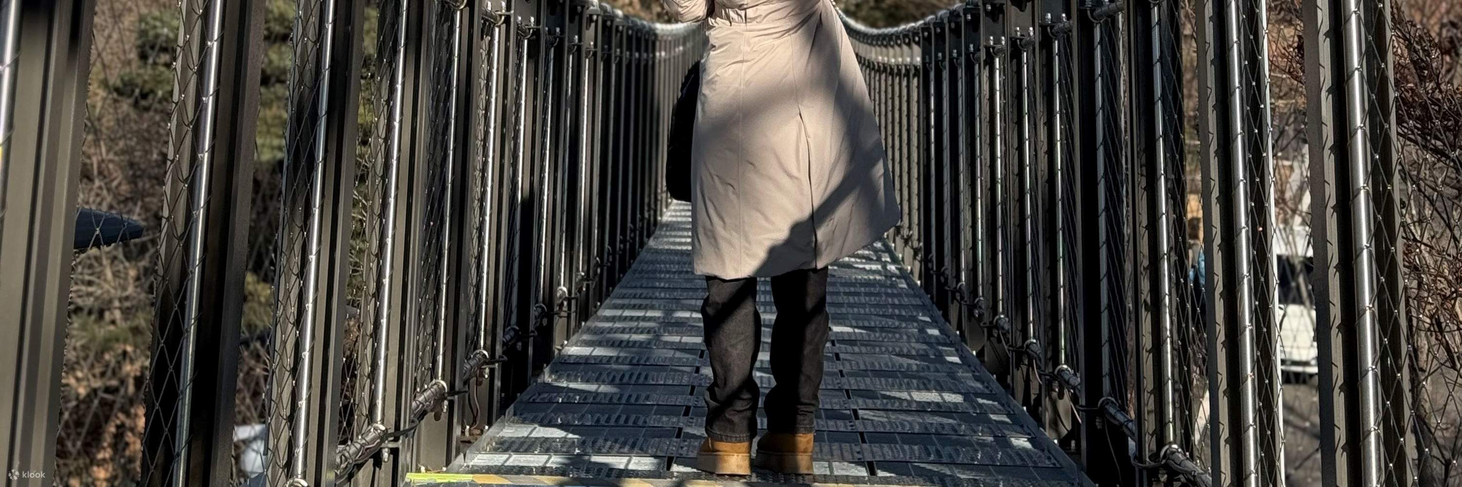 北朝鮮の景色と吊り橋が見える、DMZに最も近いスターバックス | Klook