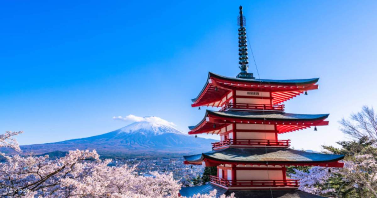 Mt. Fuji Day Tour: Shinkura, Oshino Hakkai, Oishi Park & Lawson - Klook ...