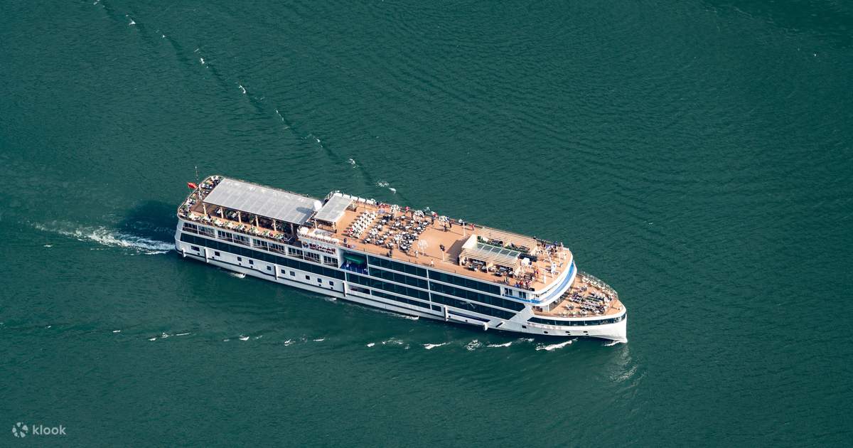 Century Cruises - Poetic China | Yangtze River Three Gorges One-Day ...