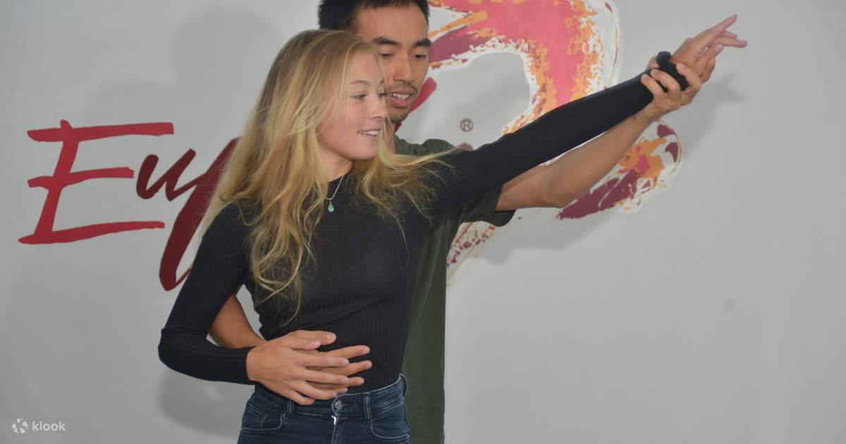 Medellín: Private Latin Dance Class for Beginners - Klook