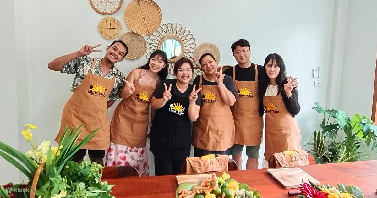 Arun Thai Cooking Class With Market Tour & Tuk Tuk Ride - Klook