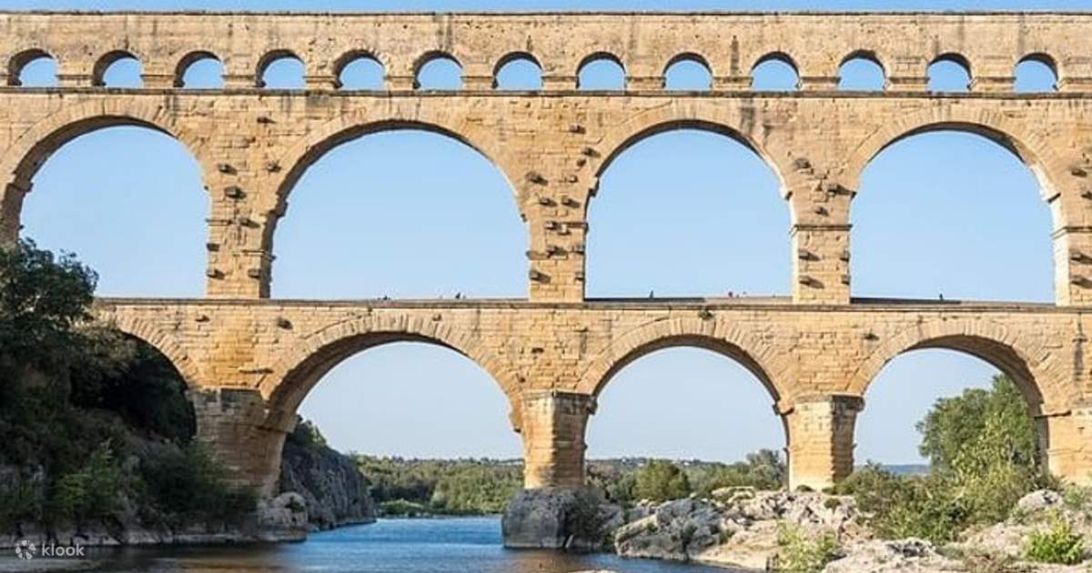 Saint Remy, Les Baux de Provence, dan Pont du Gard Tour dari Avignon ...