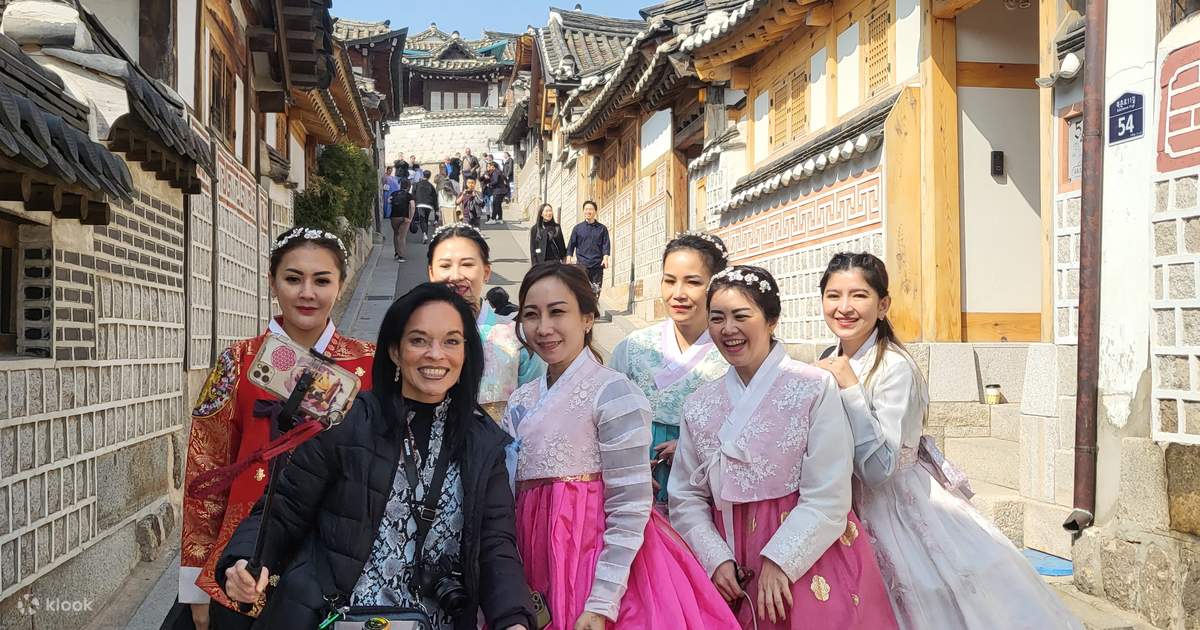 Seoul Hanbok & Craft Makgeolli Experience и тур по деревне Bukchon ...