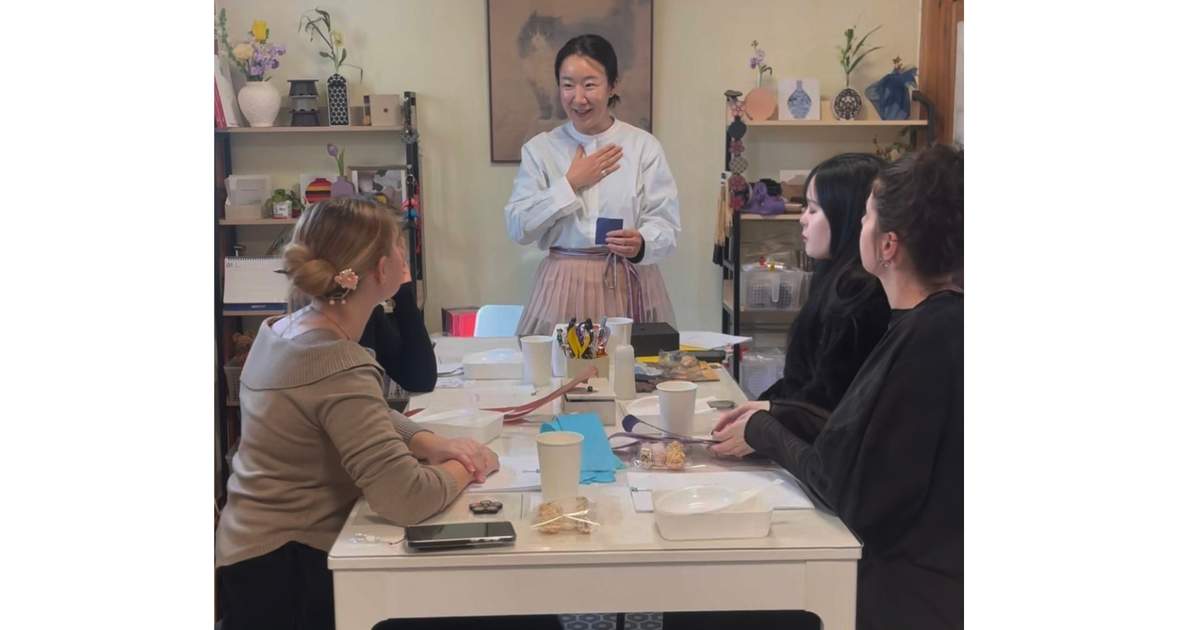 Seoul Hanji Craft Workshop : Make Your Own Art - Klook Singapore