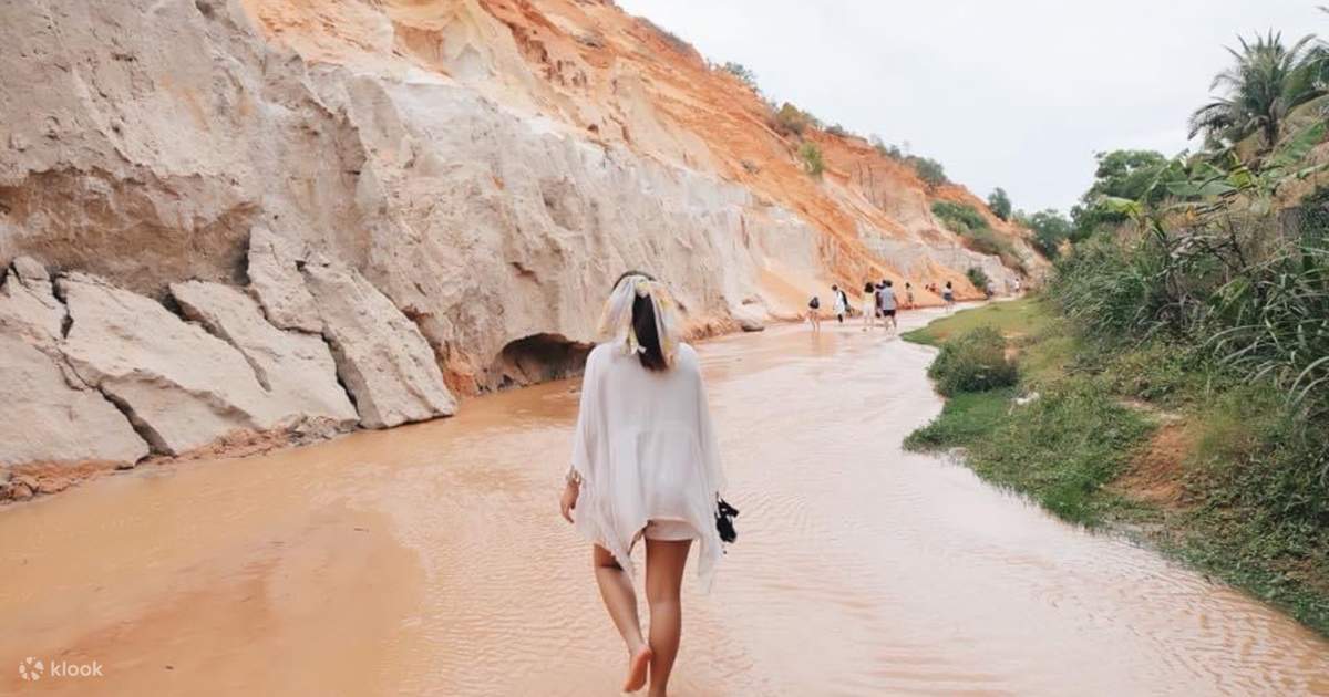 From Mui Ne: Sand Dunes Sunrise Jeep Tour - Klook
